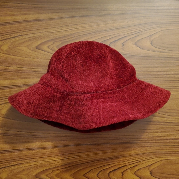 Marcus Adler | Accessories | Marcus Adler New York Maroon Velour Hat ...